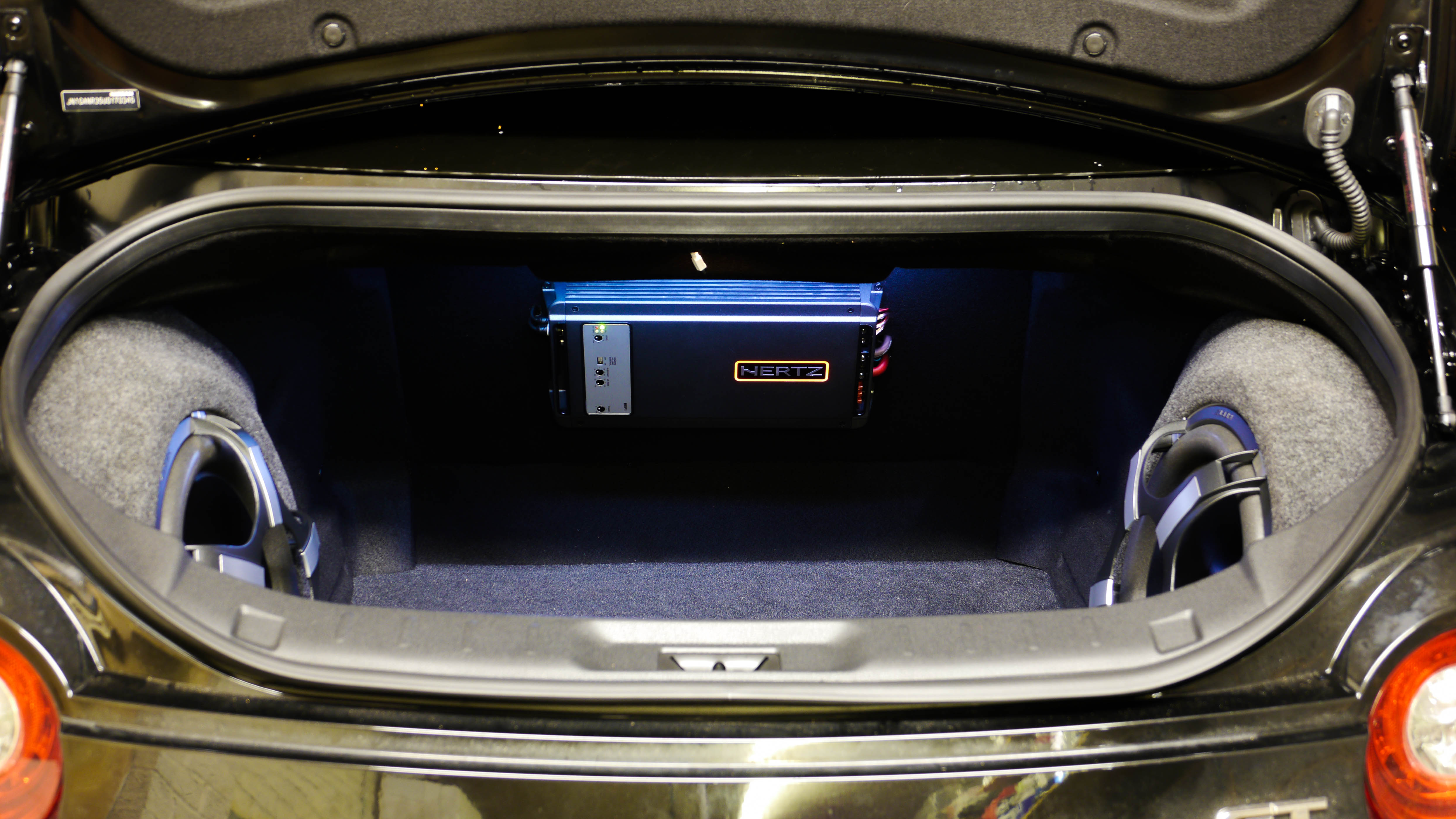 P1020518 - R35Audio - Custom PnP Audio Equipment for the R35 GTR